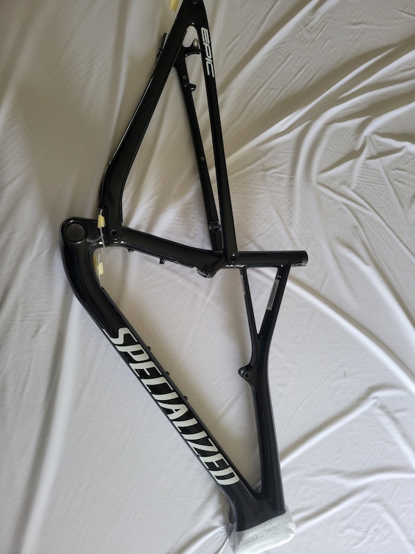 2020 Specialized epic frame brand new L For Sale