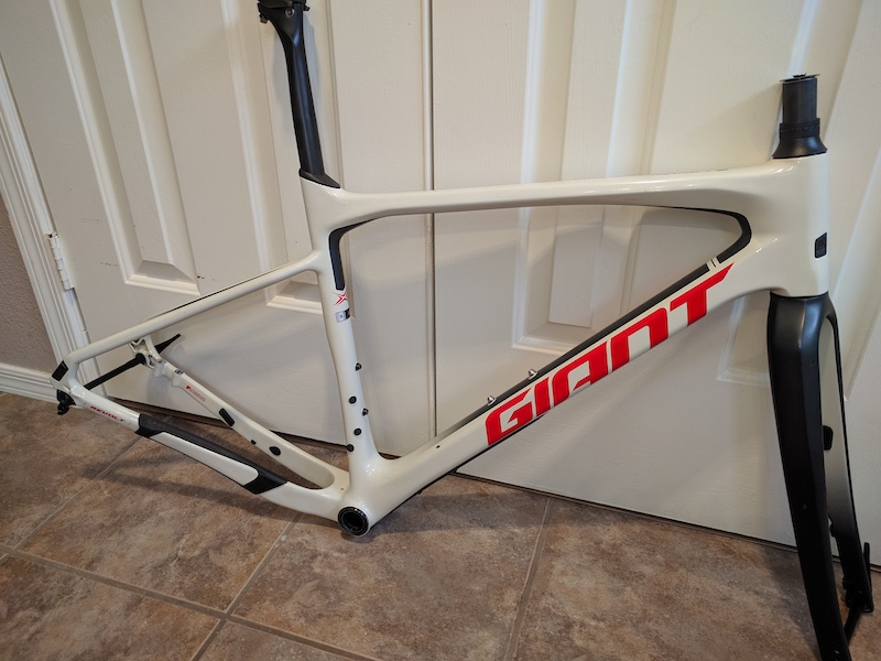 2020 Giant Revolt 2 Frameset Small For Sale