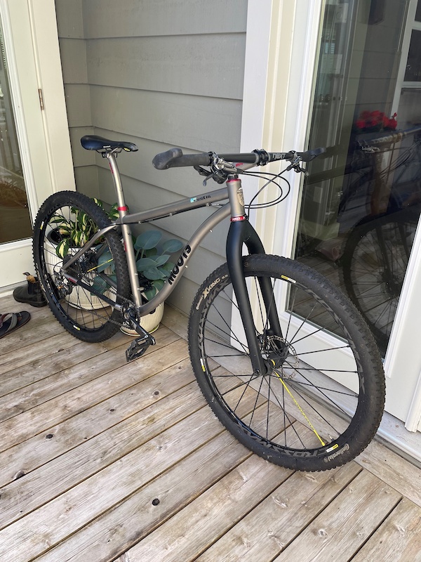 2017 Titanium Moots with full XTR, Chris King, etc. For Sale