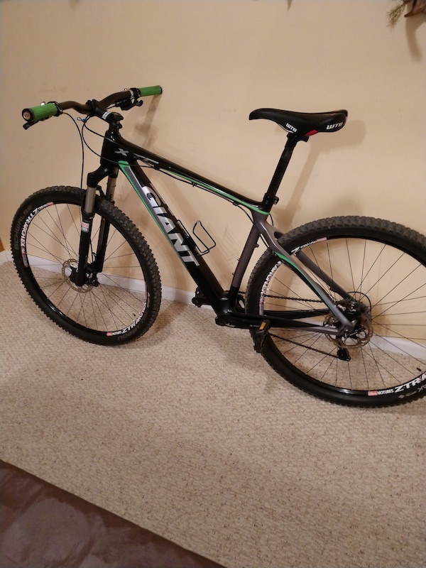 Giant XTC Advanced Carbon 29er. XTR / XT. EC70 post. For Sale