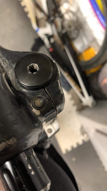 2013 Fox 40 cracked pinch bolt on lower For Sale