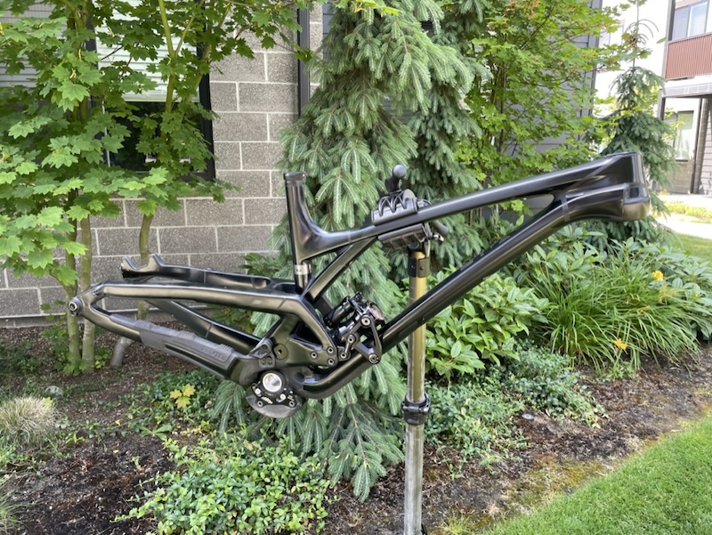 2021 Evil Offering V2 M, Black with Parts For Sale