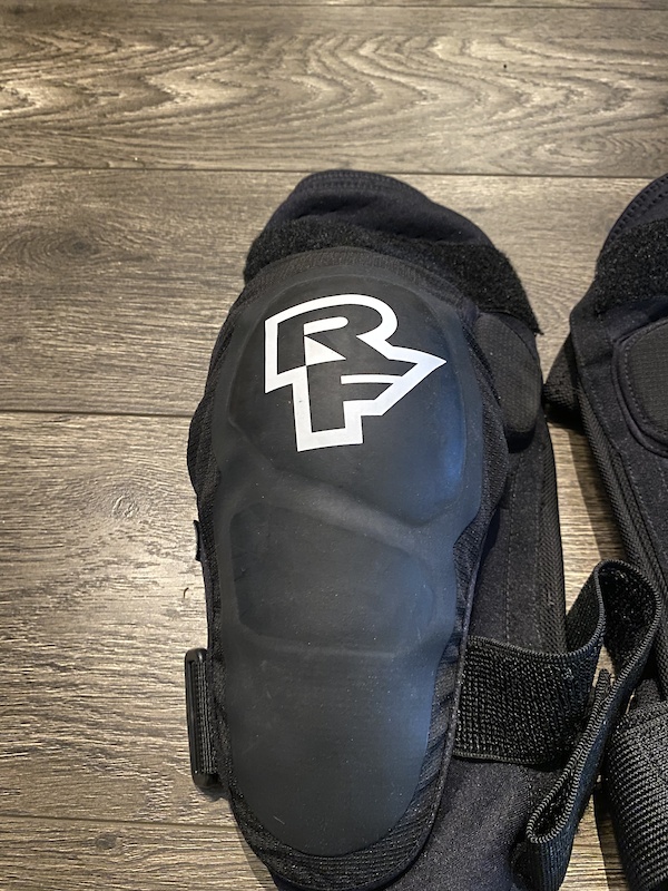 2021 Race Face Roam Knee Pad For Sale