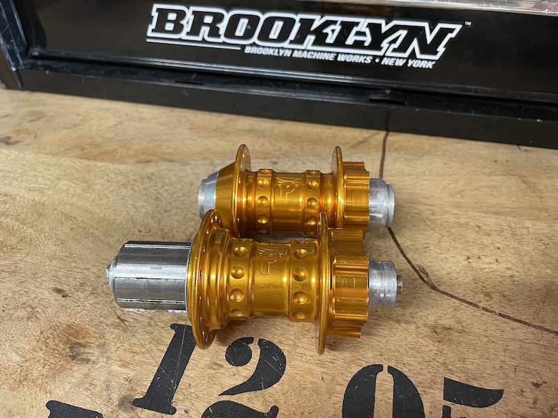 Profile Classic MTB hubs 'Tangerine' Gold retro rare For Sale