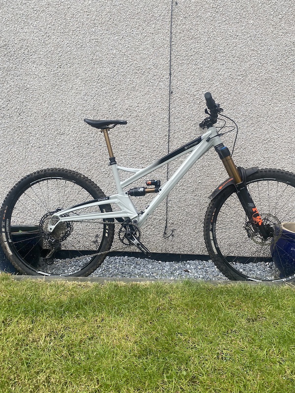 2021 Orange Stage 6 Factory build with Hope upgrades For Sale