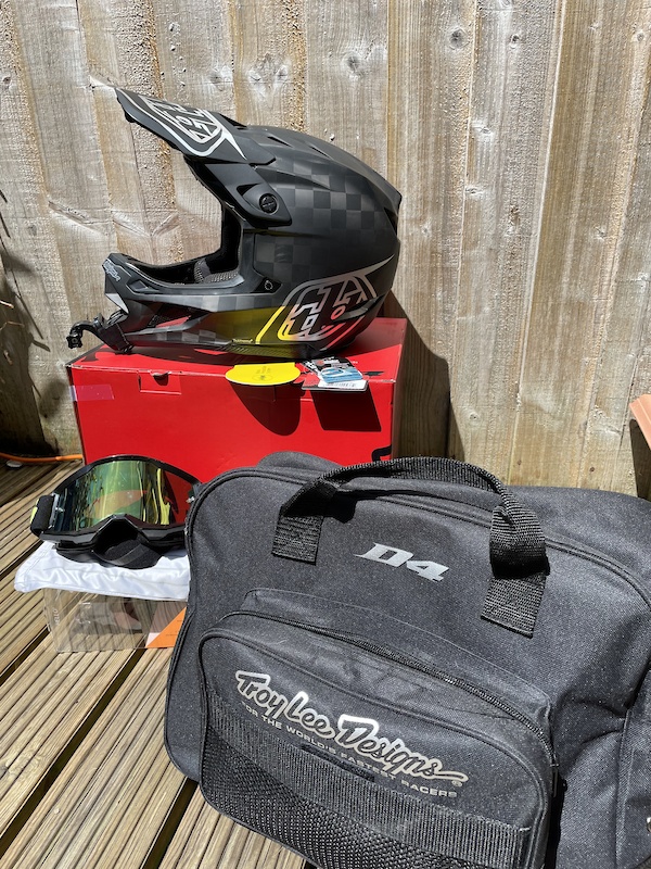 2021 Troy Lee D4 stealth full carbon For Sale