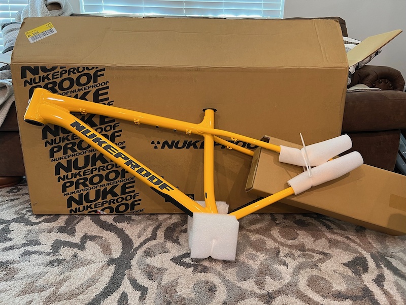 2022 Brand New V3 Nukeproof Scout 275 frame, M size For Sale