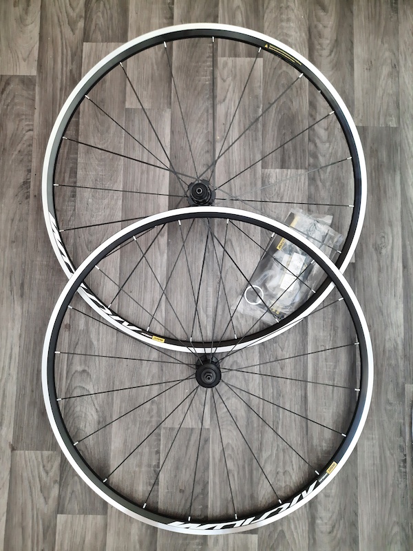 Mavic road bike wheelset NEW For Sale