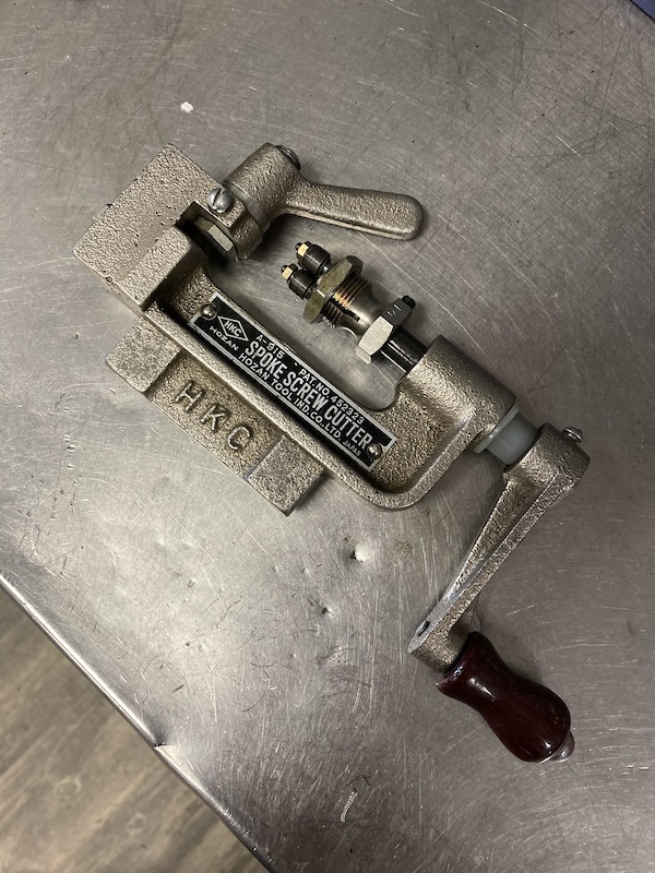 Hozan tool company spoke threading machine For Sale