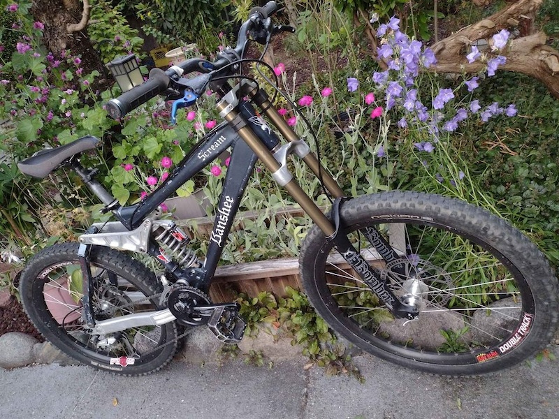 2003 Banshee Scream DH rock solid bike Medium For Sale