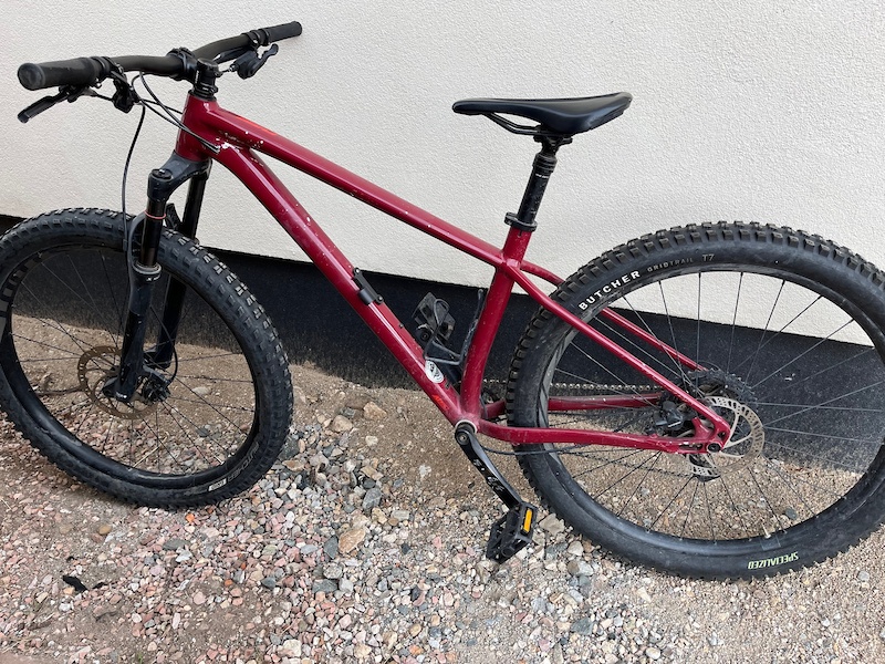 2019 Specialized Fuse hardtail medium frame 27.5 plus For Sale