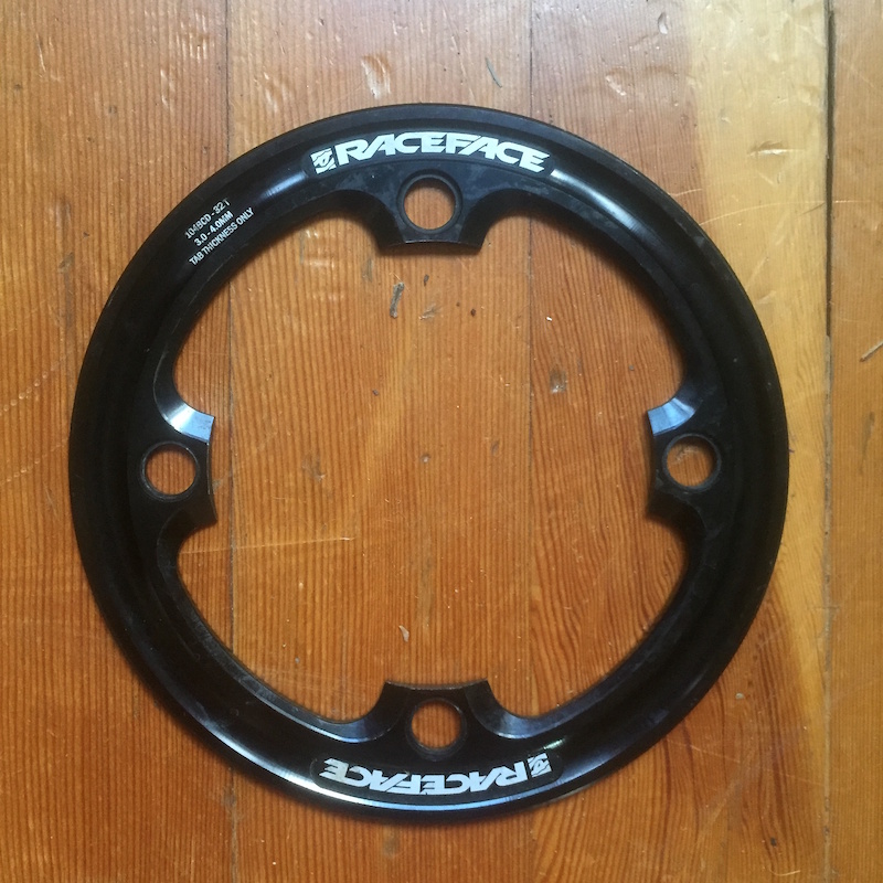 NEW! Raceface 32T lightweight bash guard (512) For Sale