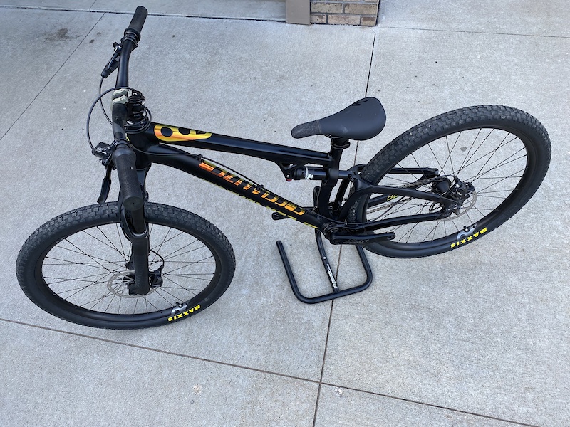 2019 Specialized p-slope dirt jumper. Full suspension!!! For Sale