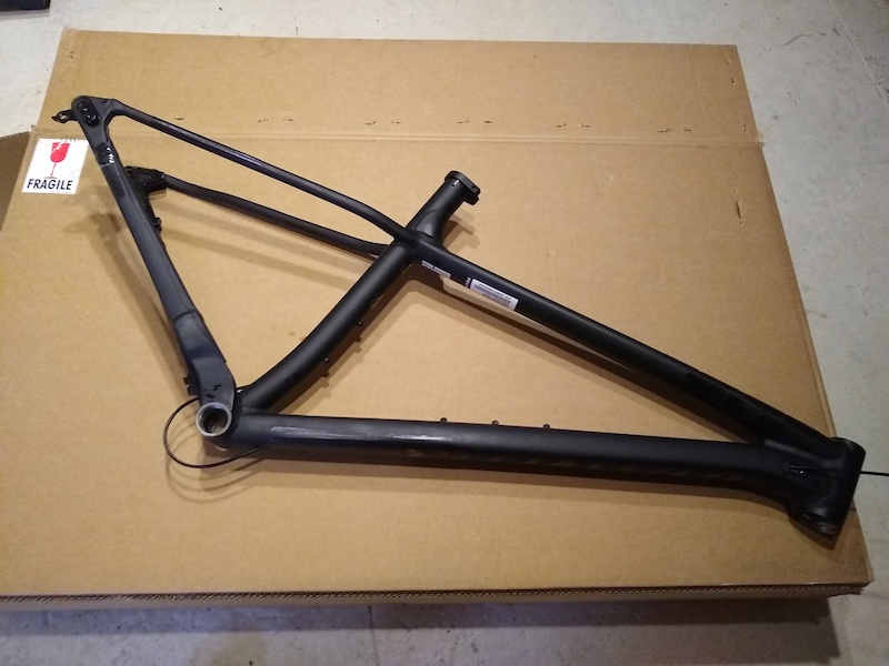 2022 Specialized Fuse M4 frame and extras For Sale