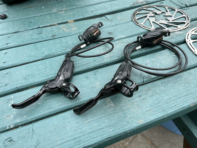 2022 SRAM Code R w/ 200/200/180 Centerline Rotors For Sale