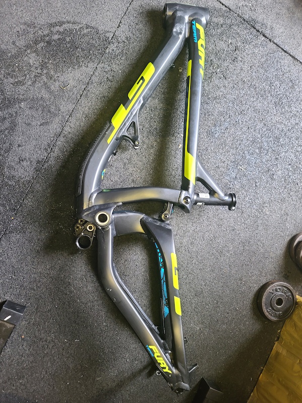GT fury team 2018 frame (LAST PRICE DROP) For Sale
