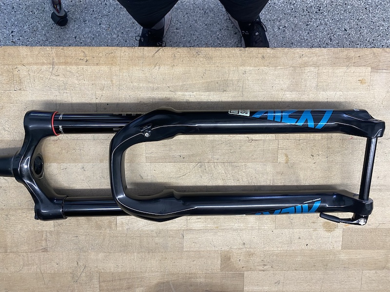 2022 Rockshox Lyric Select 29" Front Fork, 160mm Travel For Sale