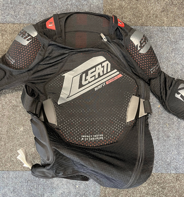 2021 Leatt 3DF AirFit lite Armour - L-XL For Sale
