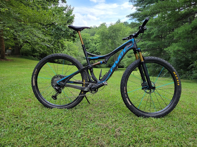 2018 Pivot 429 SL XTR/Industry Nine For Sale