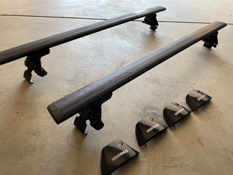 2019 Yakima 50" JetStream crossbars with BaseLine towers For Sale