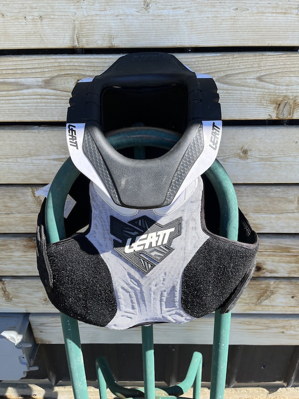 2020 Leatt Fusion 2.0 Youth XXL Chest/Neck Protection For Sale