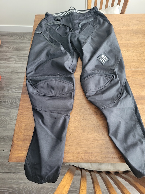 Loose Riders DH pants 32w For Sale