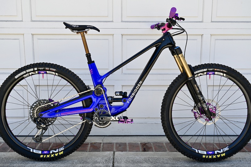 2021 Forbidden Dreadnought - Med Frame For Sale