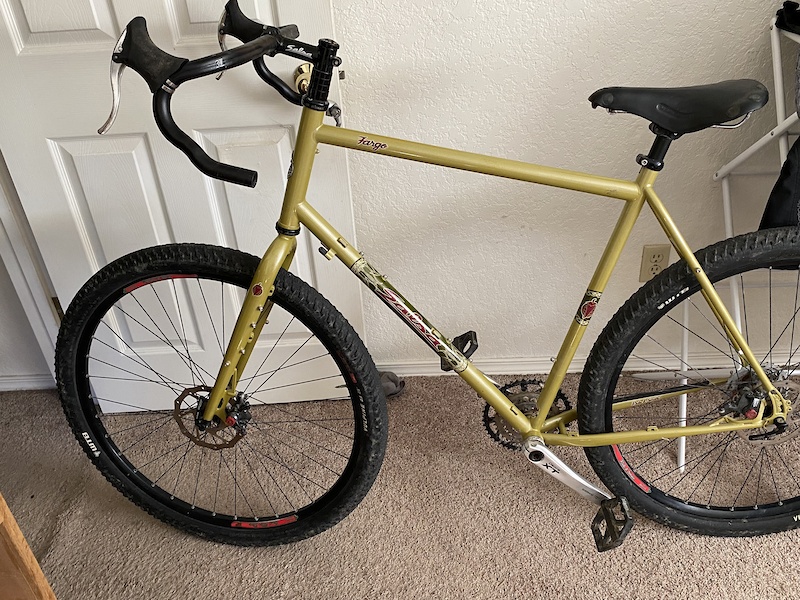 2022 Salsa semi 29er wheel XT hub black spokes with tires For Sale