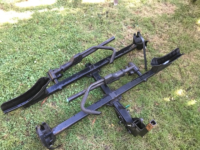 2005 Sportworks/Thule T2 2 Bike Hitch Mounted Bike Rack For Sale