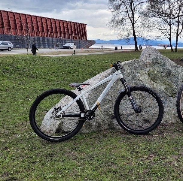 2014 Giant STP dirt jumper For Sale