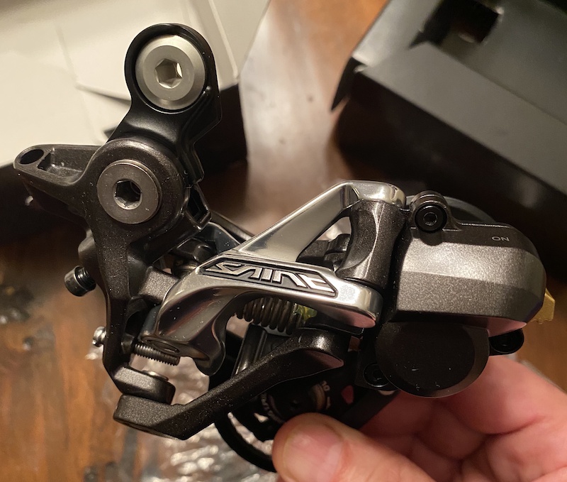 2020 New in Box Shimano Saint Derailleur For Sale