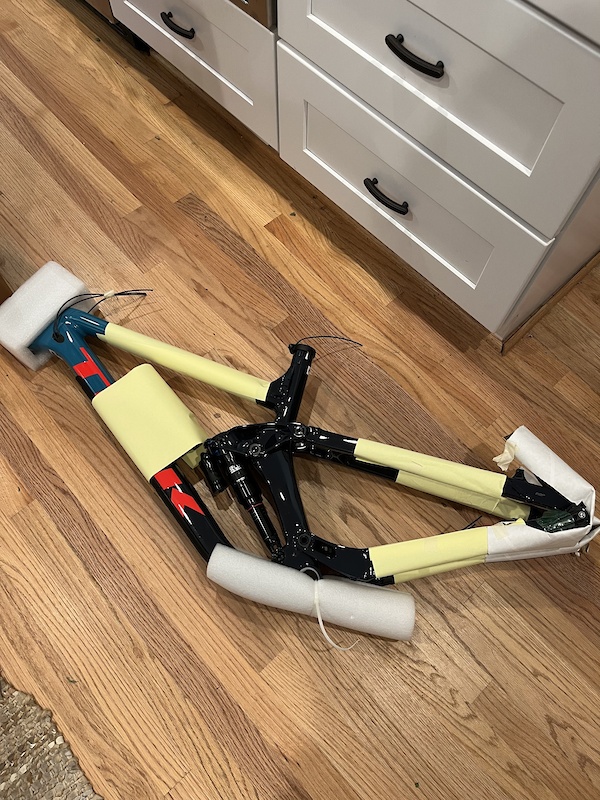 2022 Brand New In the Box Alloy Slash Frame M/L For Sale