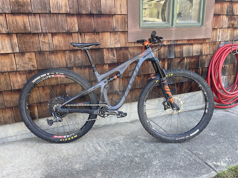 2020 Pivot Trail 429 size small For Sale