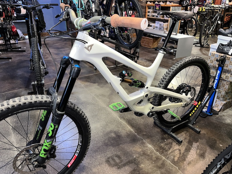 2020 YT Capra comp - brand new front triangle For Sale