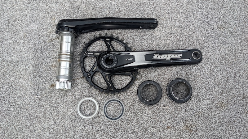 2019 Hope crankset w/ bottom bracket & oval chainring For Sale