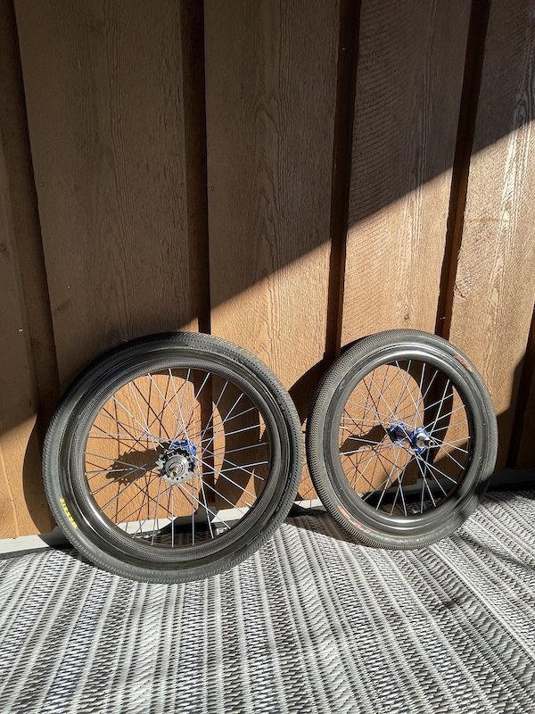 2019 bombshell carbon rims/Chris king hubs/titanium spokes For Sale