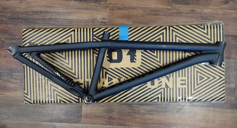 2022 Octane One Zircus Frame Matte Black For Sale
