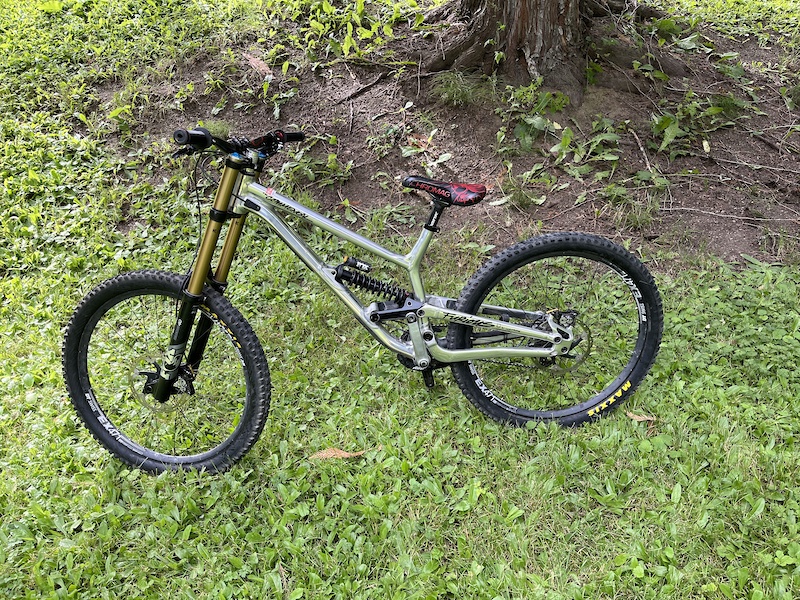 2021 Commencal Furious Medium For Sale