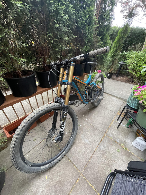 2016 Giant Glory with Fox 40 Factory Series For Sale