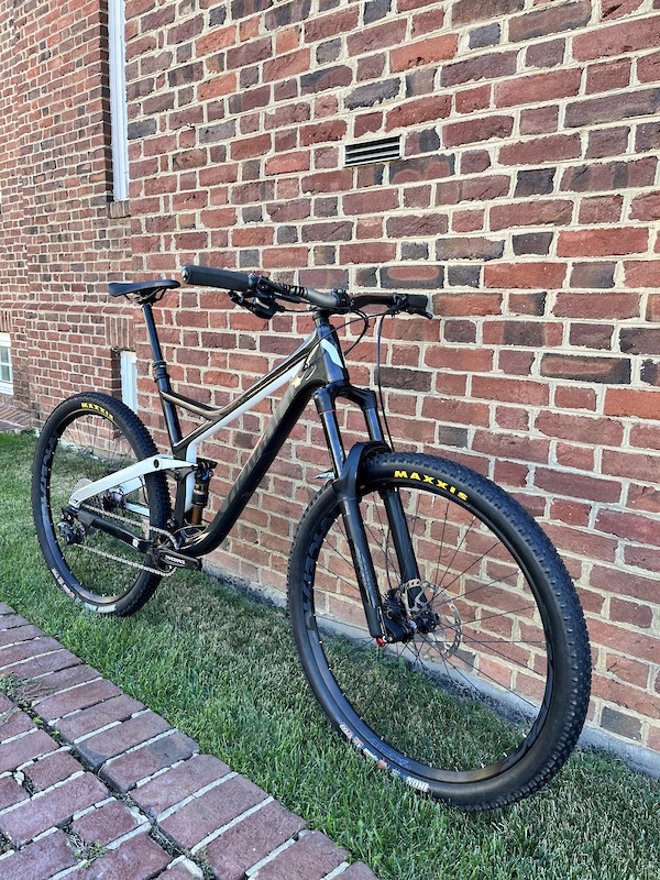 2018 Devinci Django Carbon 29 L SLX/XT For Sale