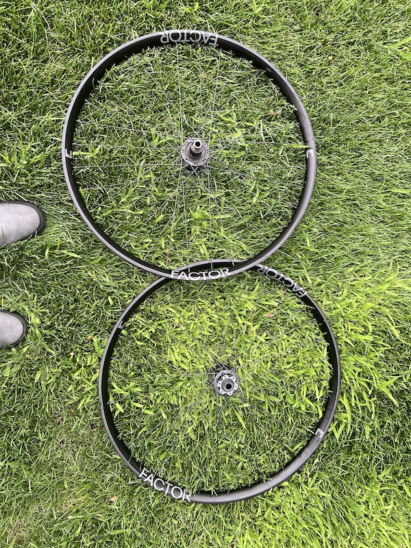 2022 Factor Talladega wheelset alloy 29 microspline For Sale