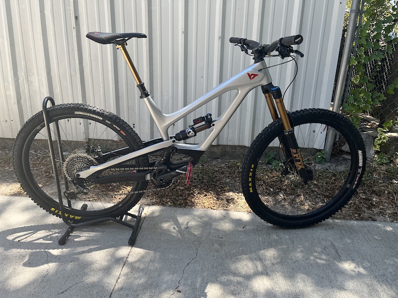 2020 Yt Capra Pro Race frame and shock only For Sale