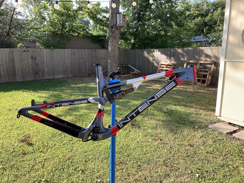 2022 Intense Sniper T carbon frame, Size Medium For Sale