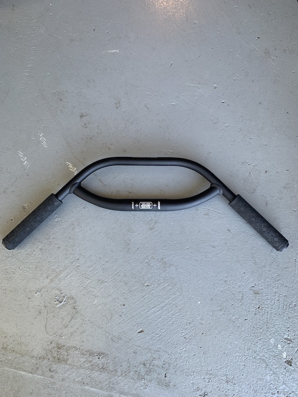 Jones H bar with grips For Sale