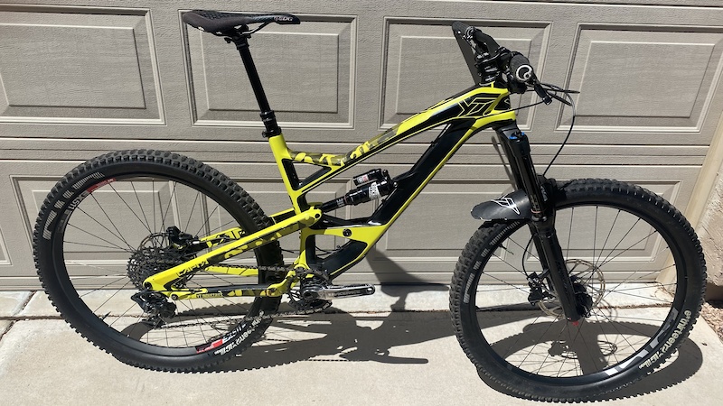 2017 YT Capra CF - Medium For Sale