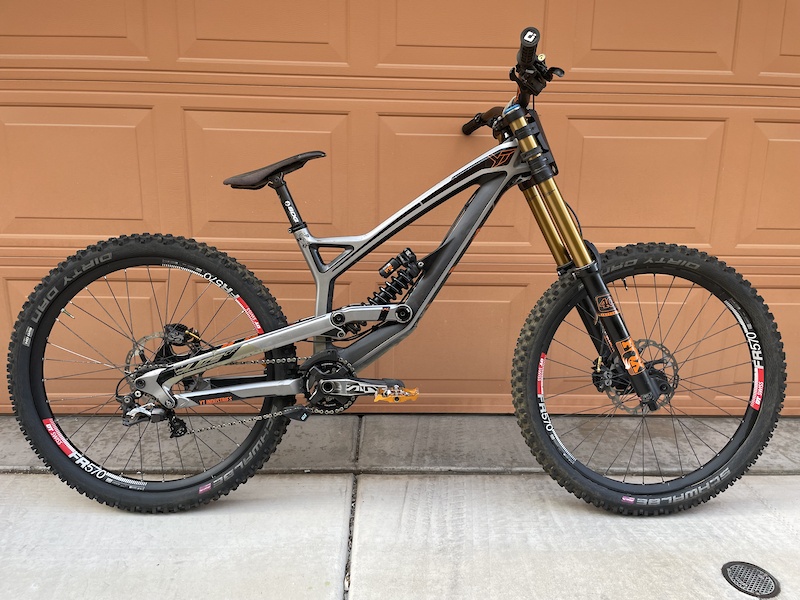 2017 YT TUES For Sale