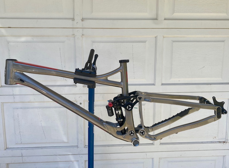 2020 Medium Banshee Phantom V3 For Sale