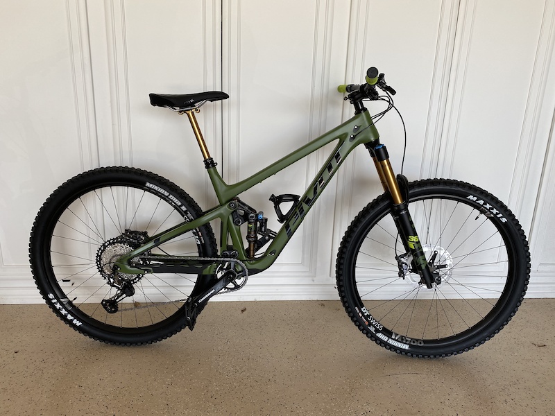 2021 Pivot Switchblade - BRAND NEW For Sale