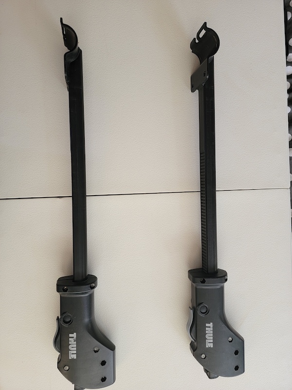 2010 Pair of Arms for Thule T2 Hitch Bike Rack or Roof rack For Sale