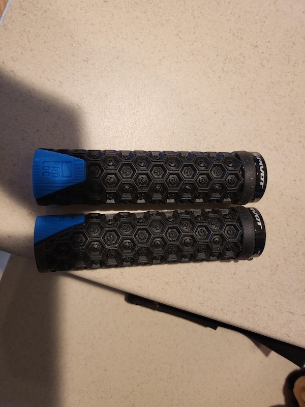 2022 Pivot Padlock Grips For Sale